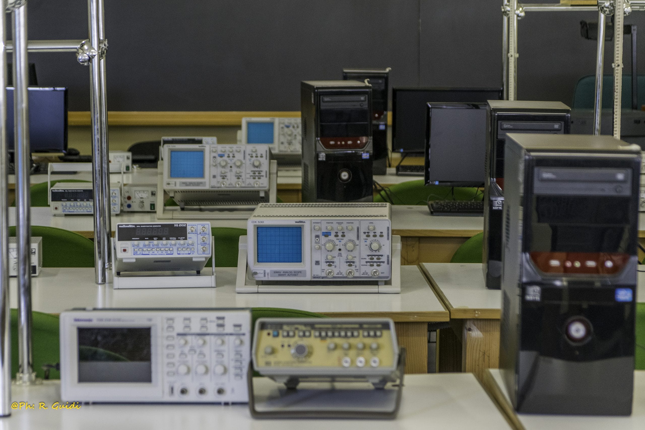 Physics Educational Laboratory - Unitus